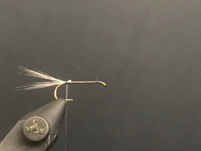 Tying a Parachute Adams Fly Pattern: Tying Instructions and Recipe