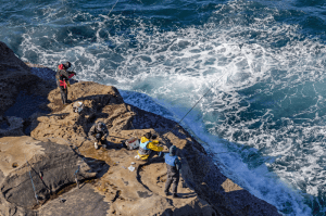 Fishing From Rocks Tips: Expert Guide for Beginners